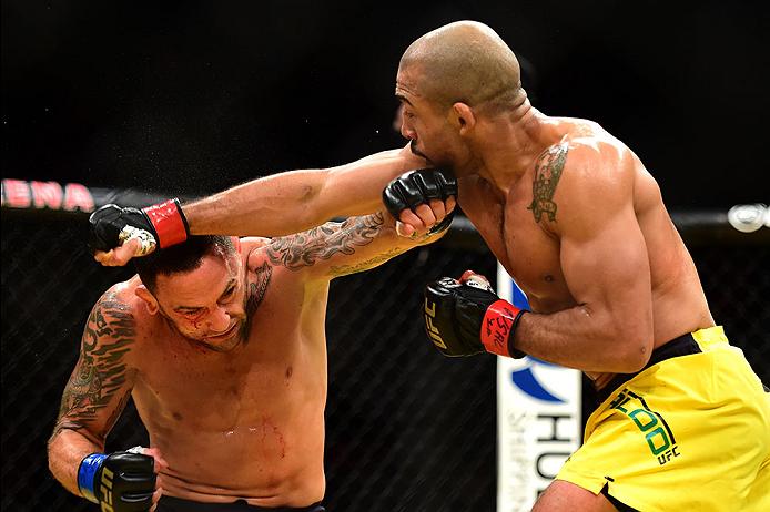 Man Frankie looked smaller/flabbier than in the 1st Aldo fight, is age ...